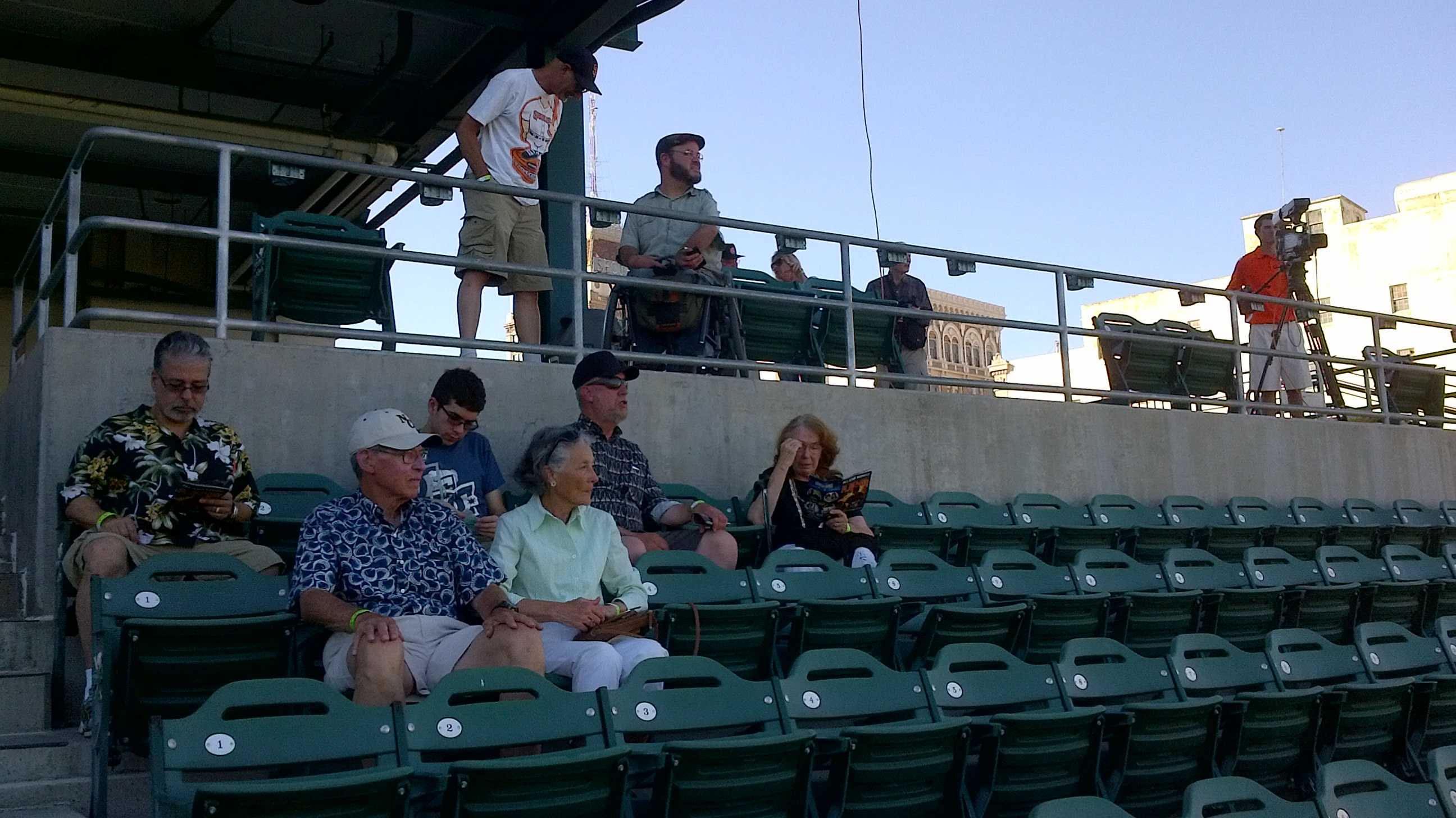 IMG_00000038 | KFCF FM 88.1 Fresno, CA.